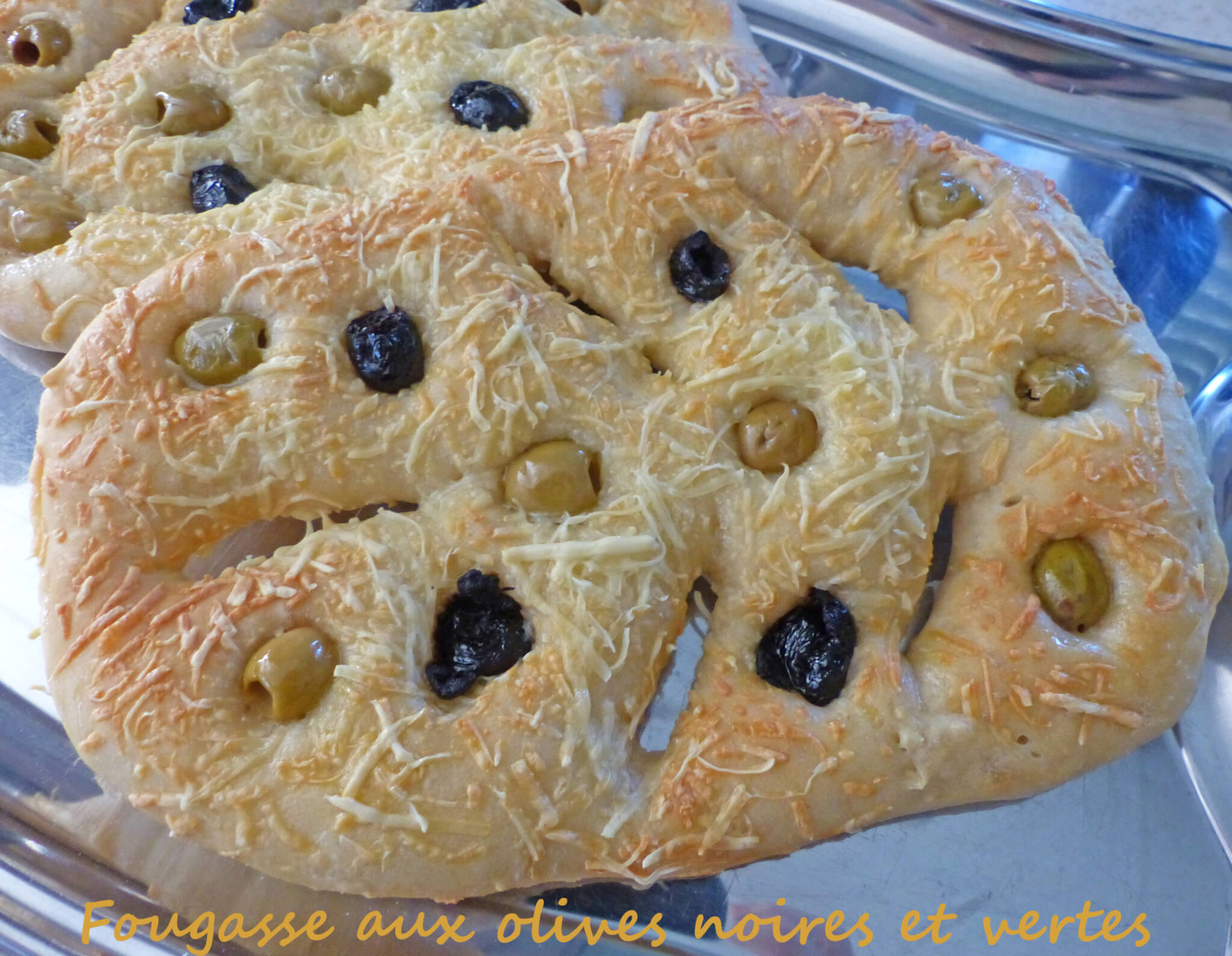 Fougasse aux olives noires et vertes - Croquant Fondant Gourmand